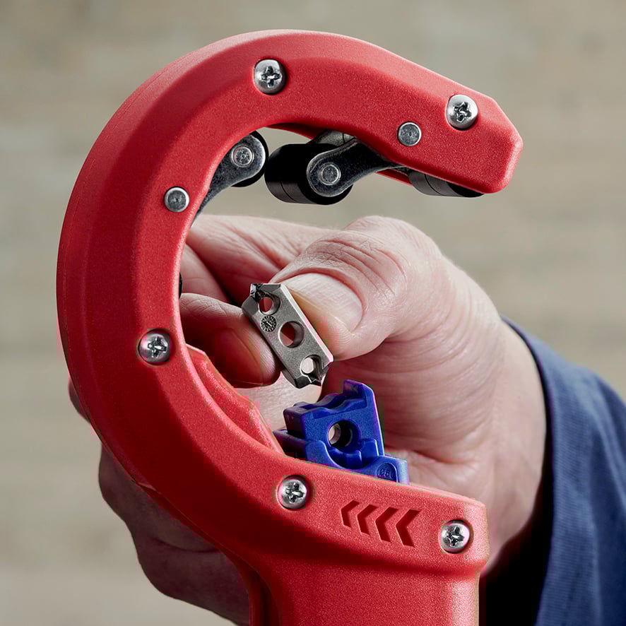 KNIPEX DP50 Pipe Cutter for plastic drain pipes | KNIPEX