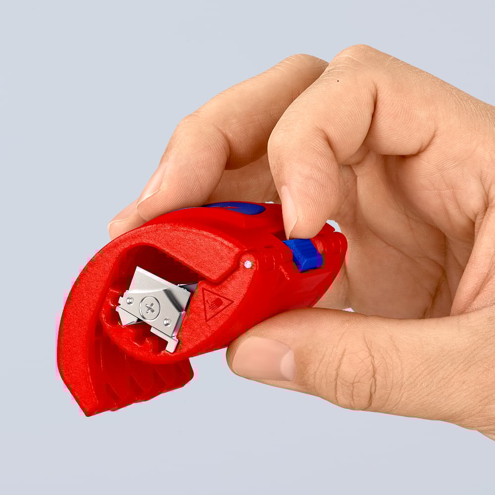 KNIPEX BiX® Cutter for plastic pipes and sealing sleeves | KNIPEX