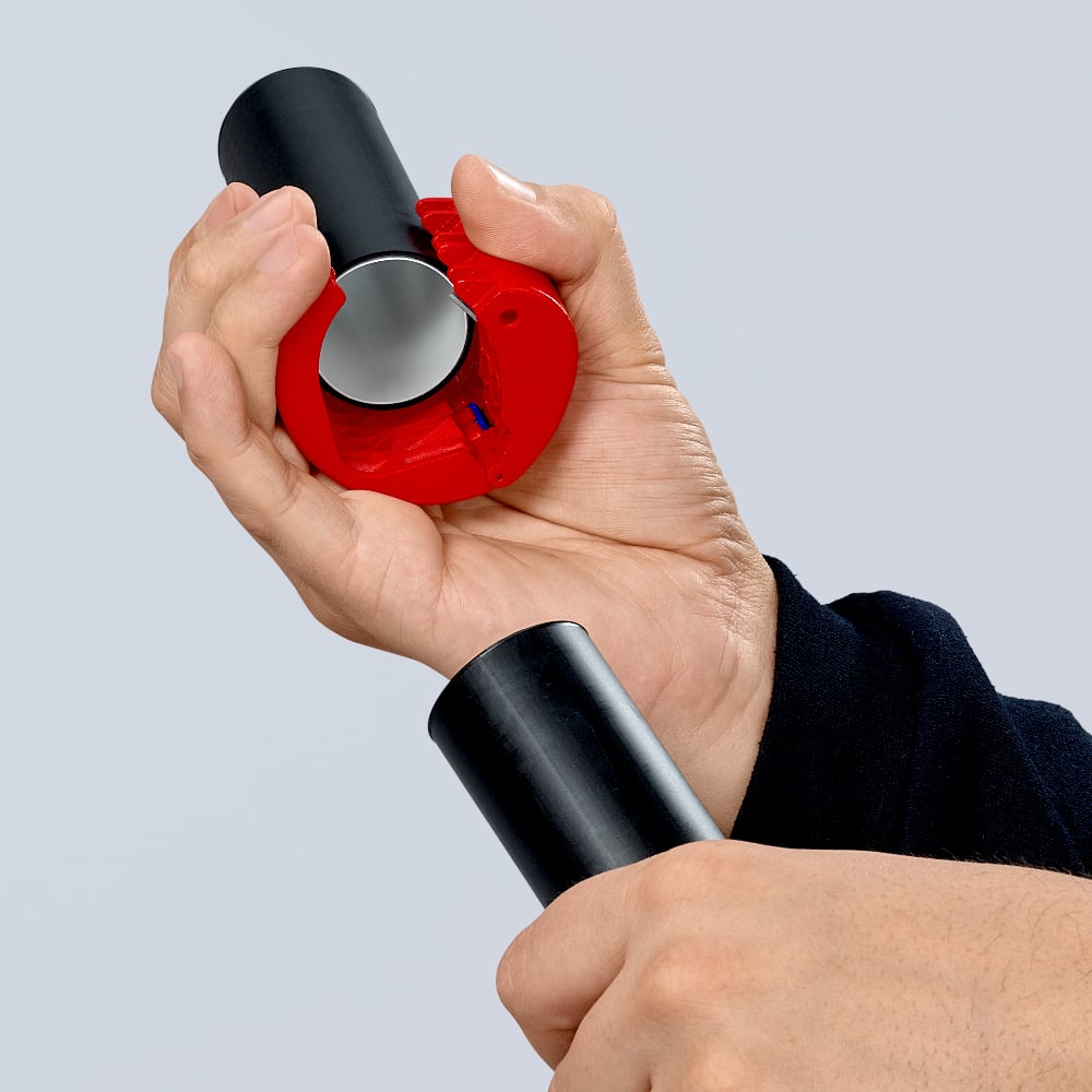 KNIPEX BiX® Cutter for plastic pipes and sealing sleeves | KNIPEX