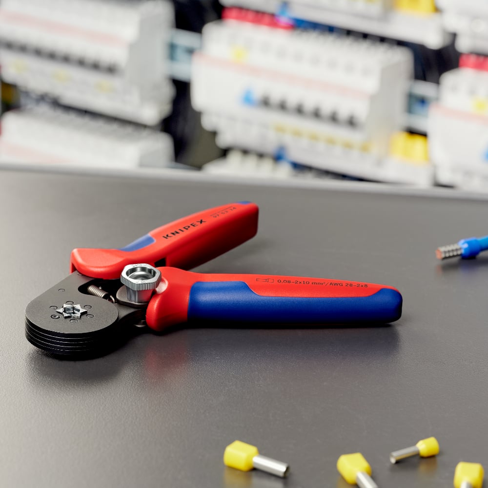 Self-Adjusting Crimping Pliers for wire ferrules With lateral access ...