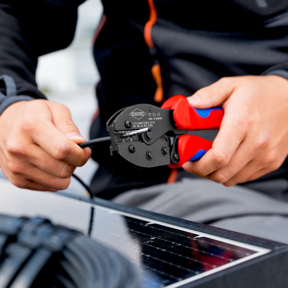 KNIPEX PreciForce® Crimping pliers for MC4®/MC4® EVO 2 connectors | KNIPEX